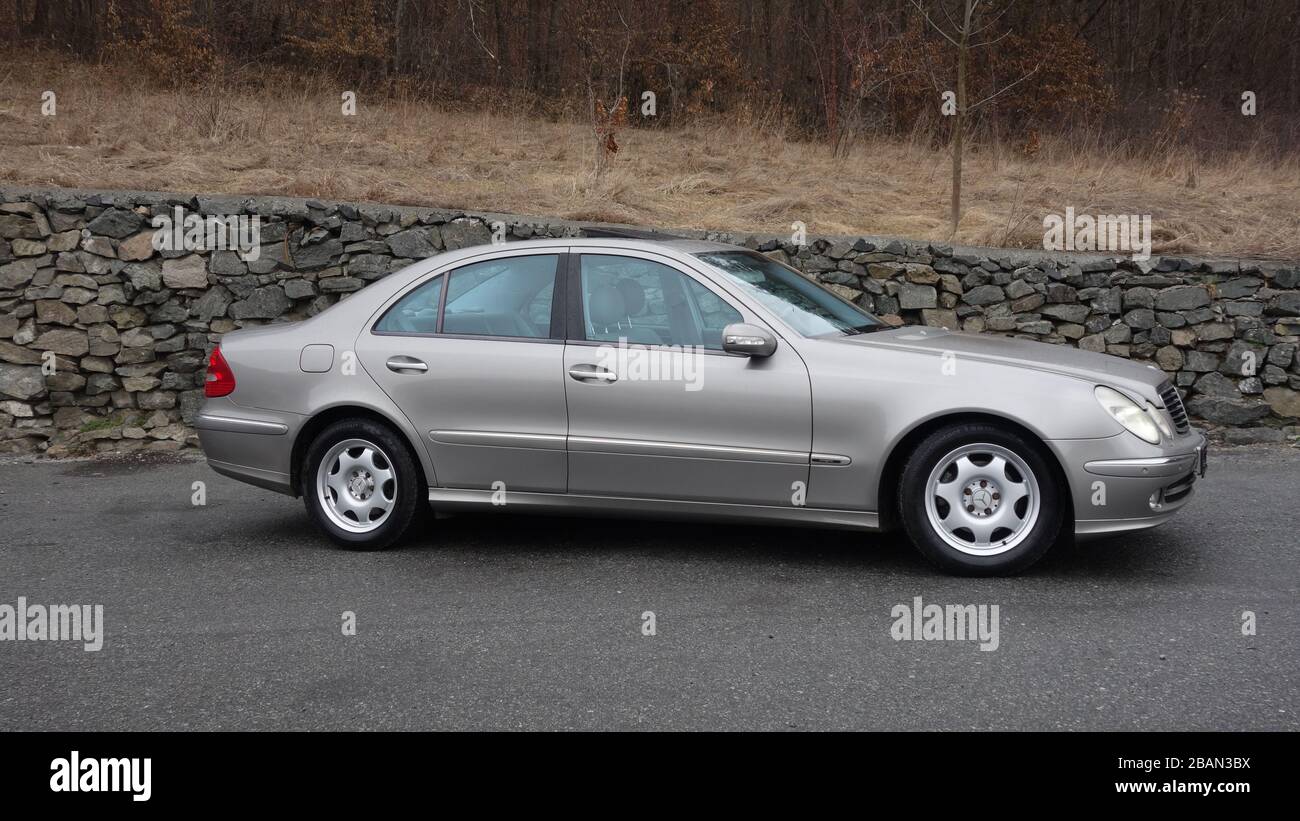 W211 hi-res stock photography and images - Alamy