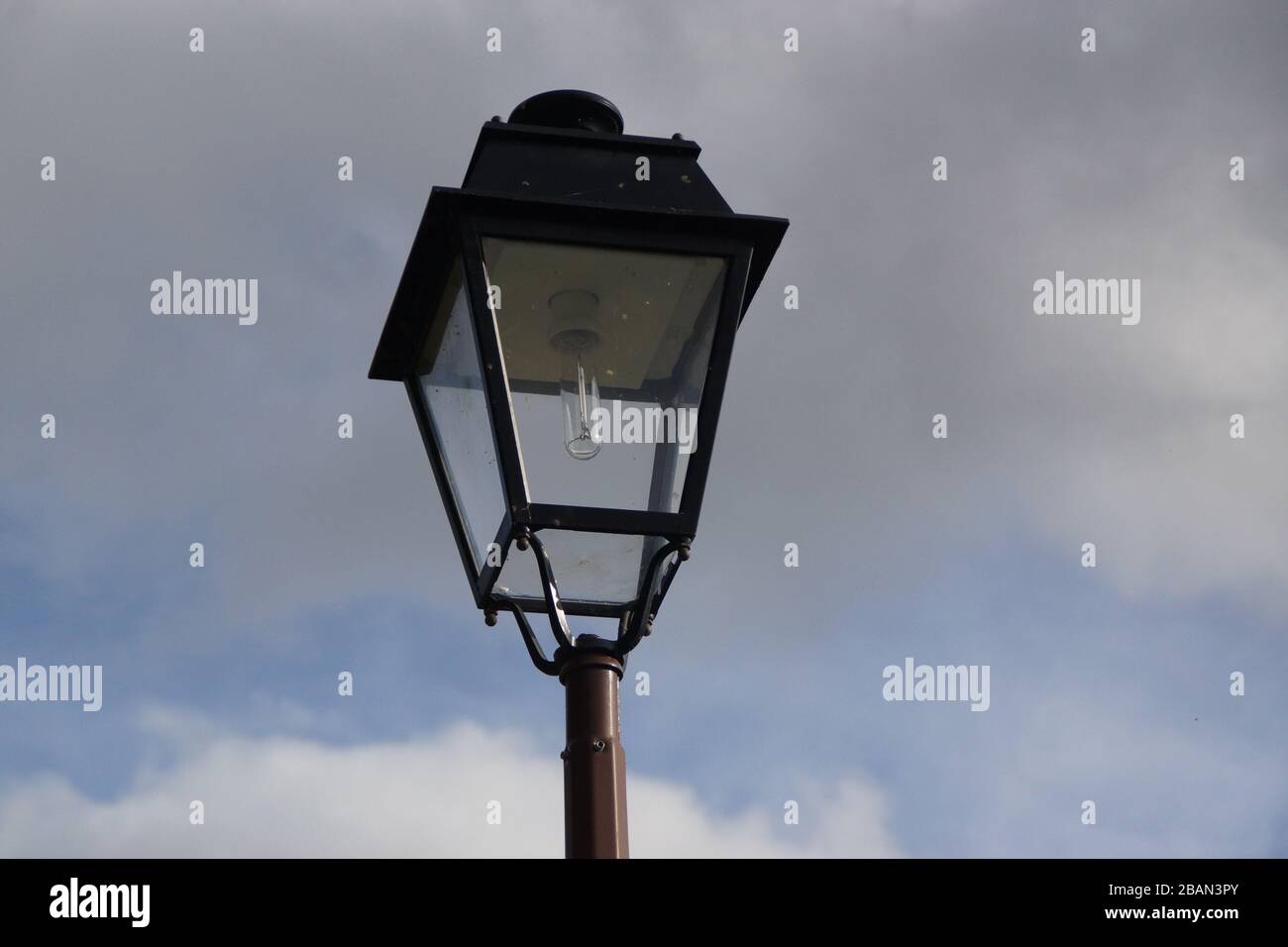 White sign next to tree hi-res stock photography and images - Alamy