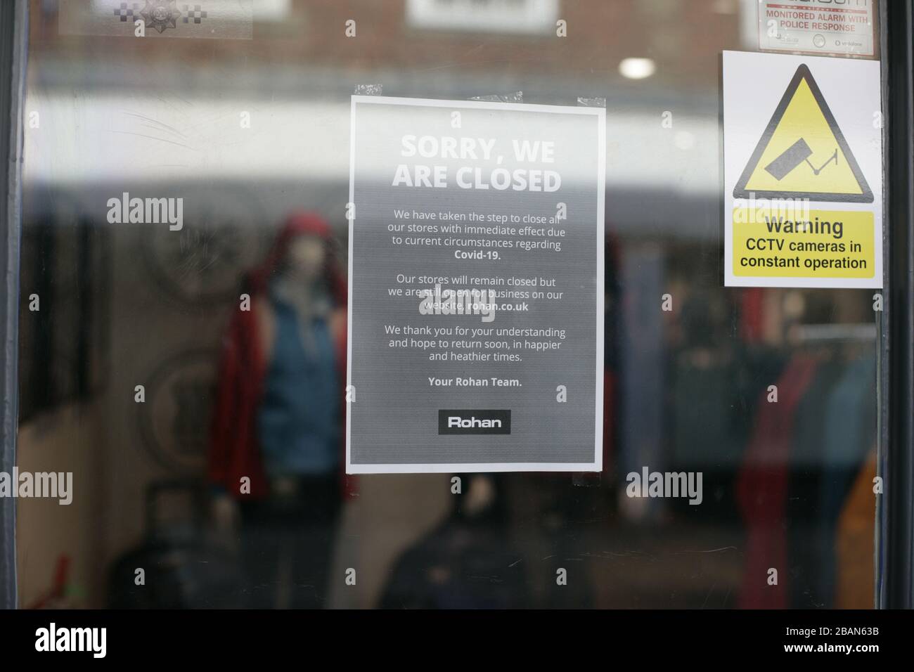 Shop closed closure notice hi-res stock photography and images - Alamy