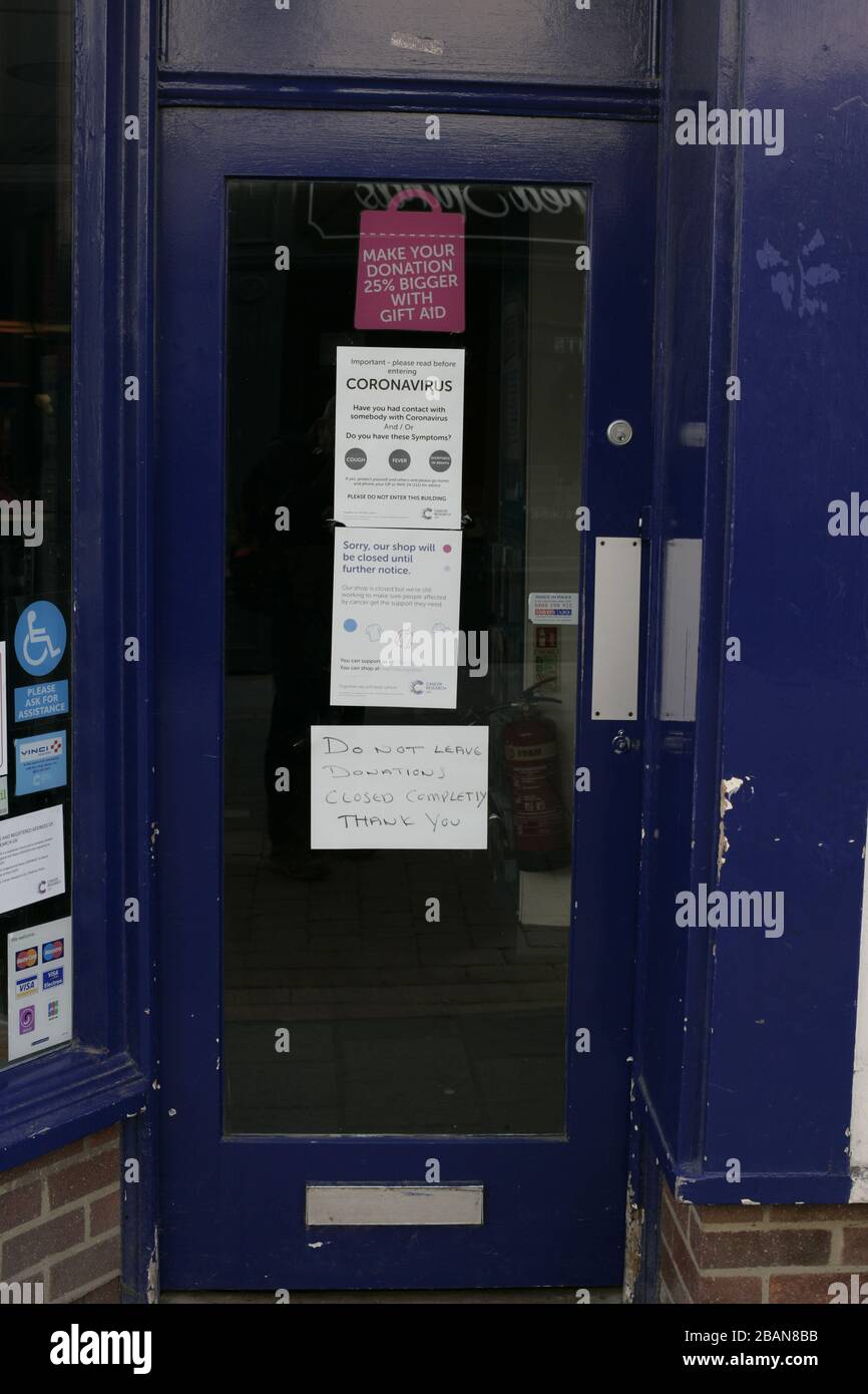 Shop closed closure notice hi-res stock photography and images - Alamy