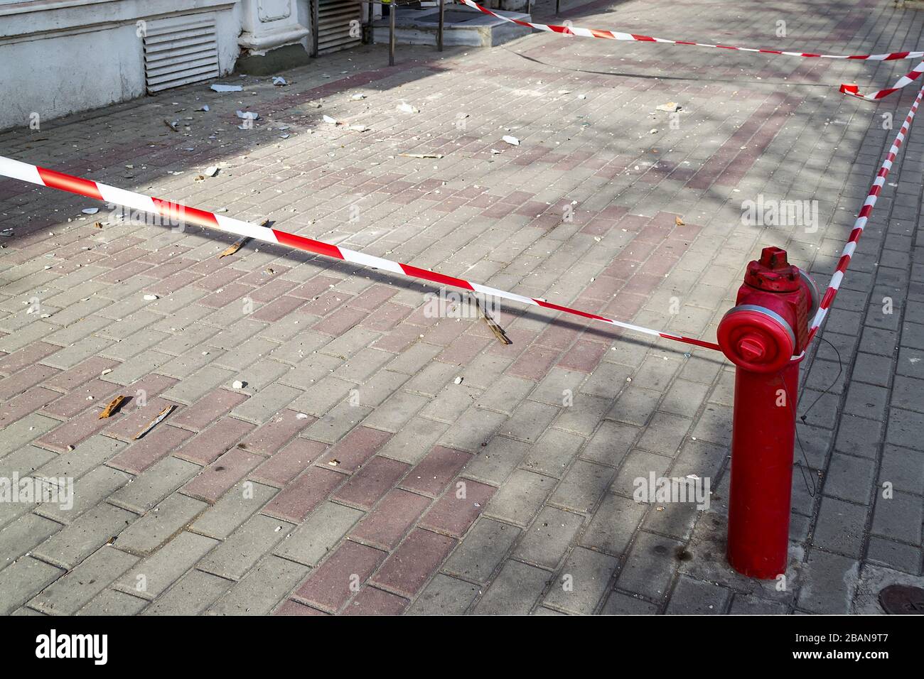 Falling objects hi-res stock photography and images - Alamy