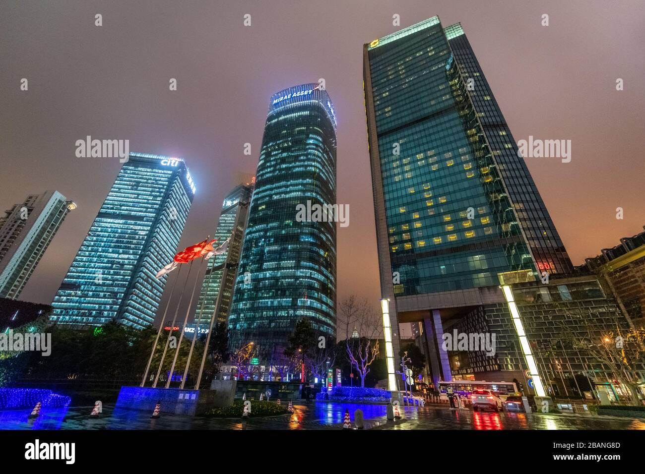 Shanghai skyline color buildings hi-res stock photography and images ...