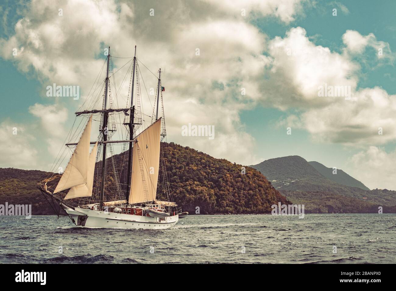Old ship sailing sunset hi-res stock photography and images - Alamy