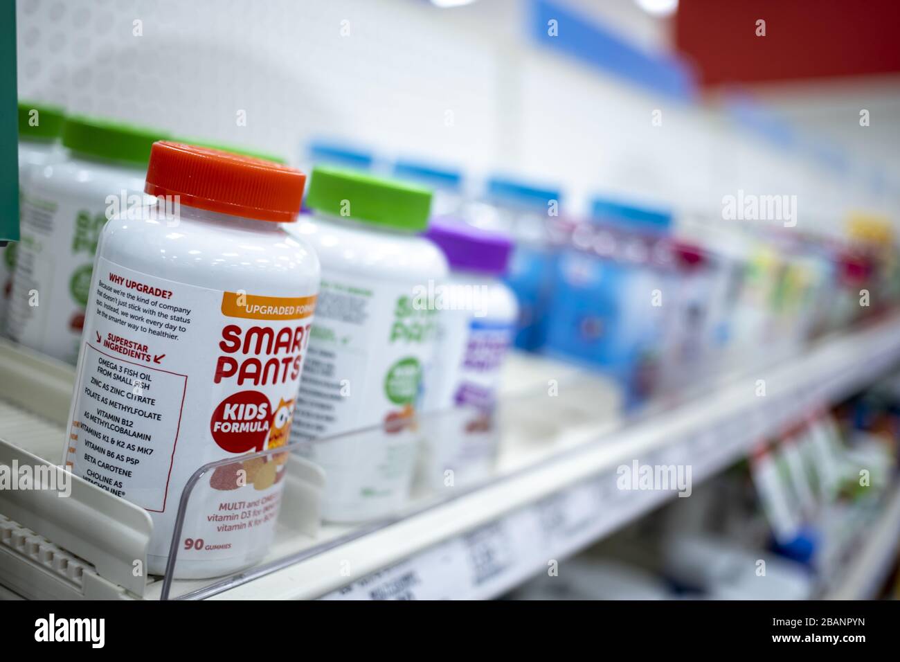 Cvs shelves hi-res stock photography and images - Alamy