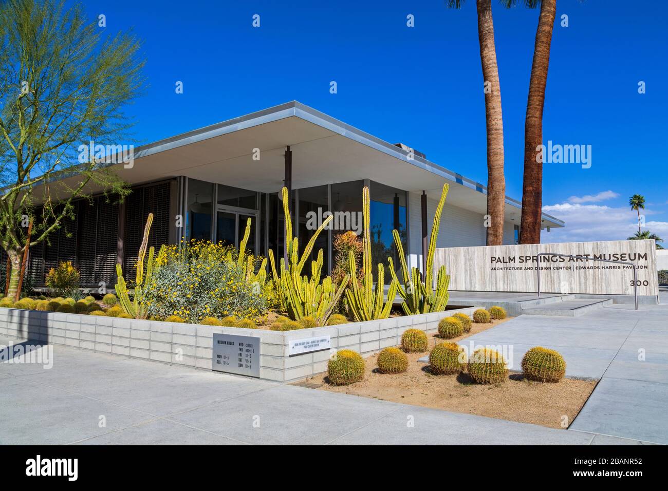 Palm springs museum attraction hi-res stock photography and images - Alamy