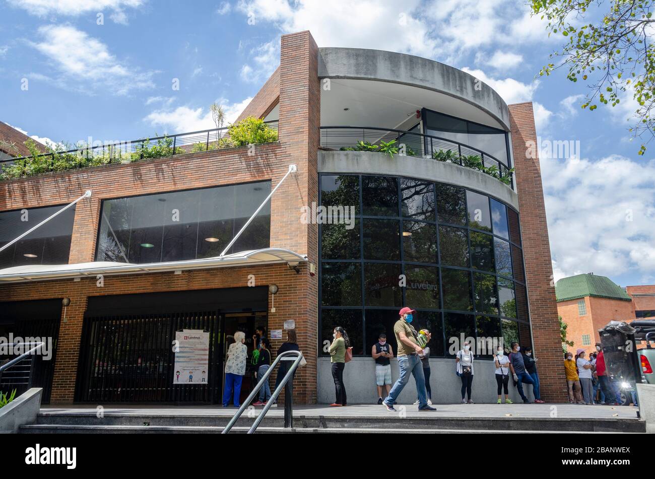 Supermarket line caracas hi-res stock photography and images - Alamy