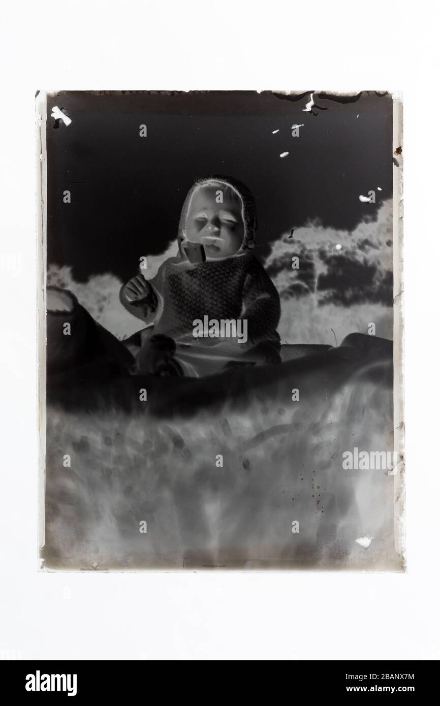 Negative image technique hi-res stock photography and images - Alamy