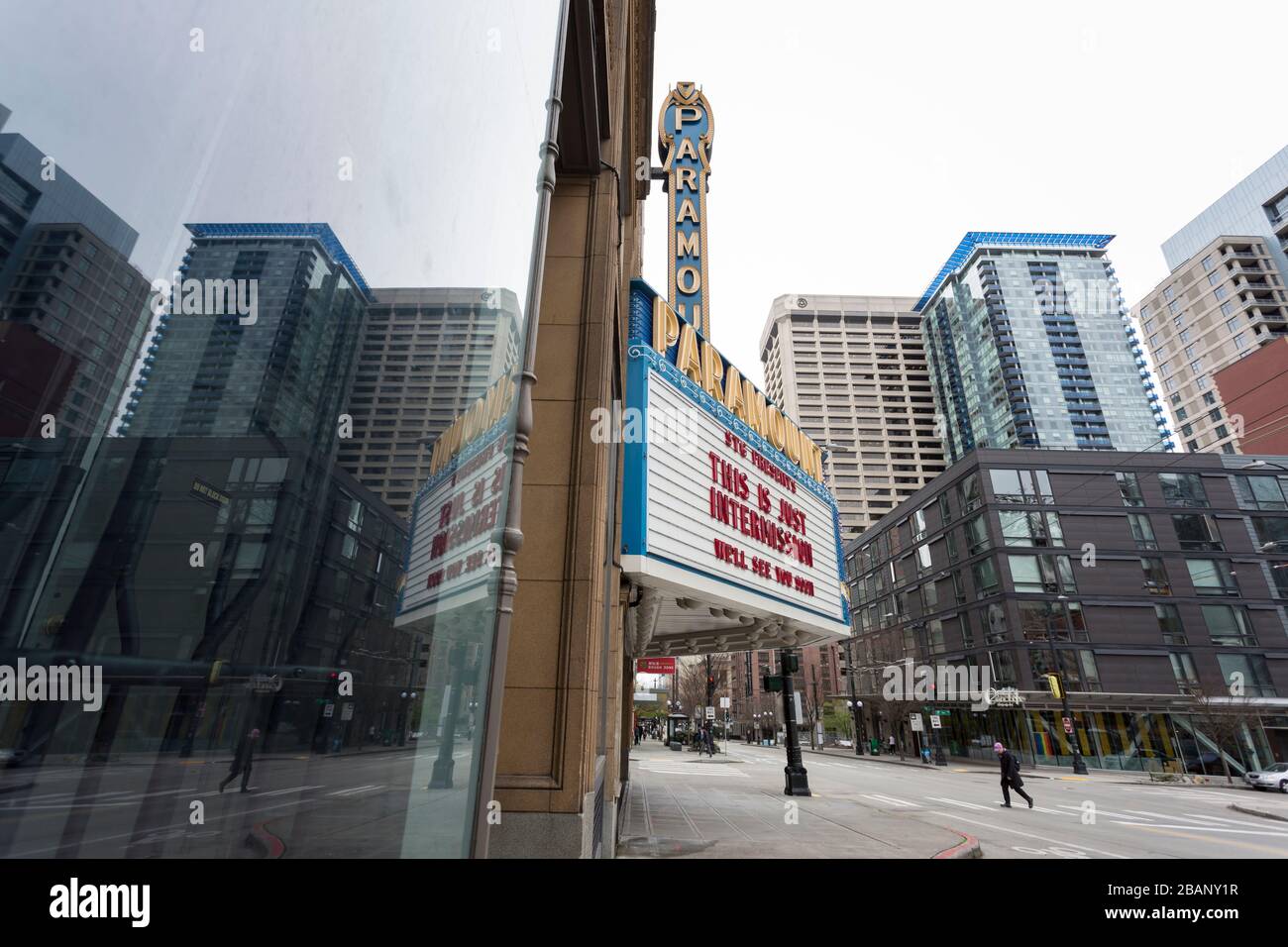 Intermission sign hi-res stock photography and images - Alamy