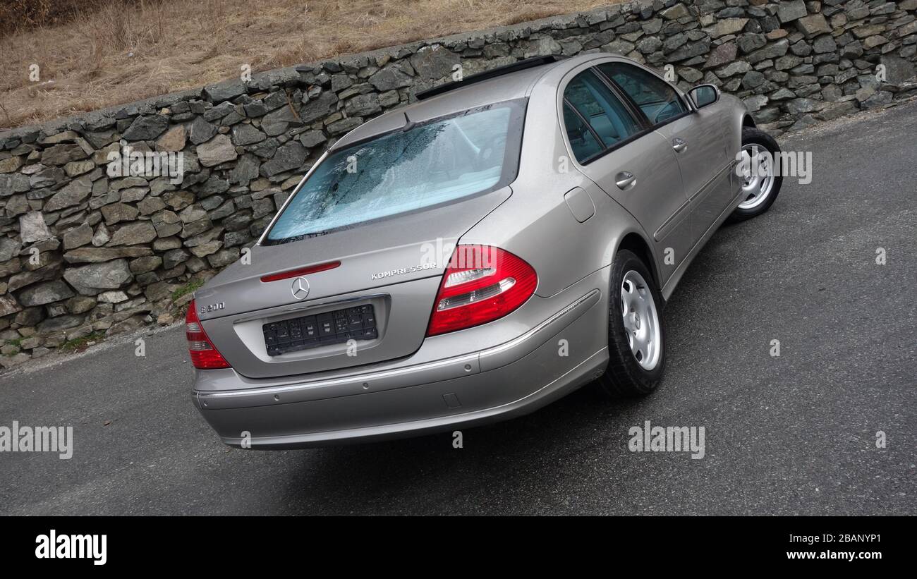 W211 hi-res stock photography and images - Alamy