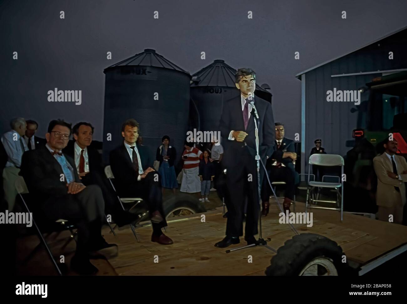 Michael dukakis 1988 hi-res stock photography and images - Alamy