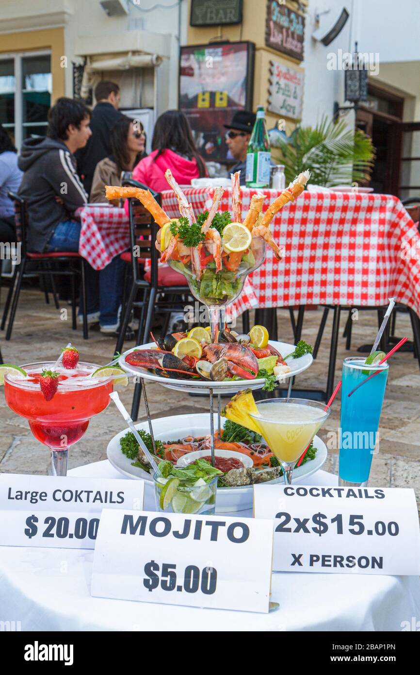 Al fresco dining restaurant sidewalk food display hi-res stock ...