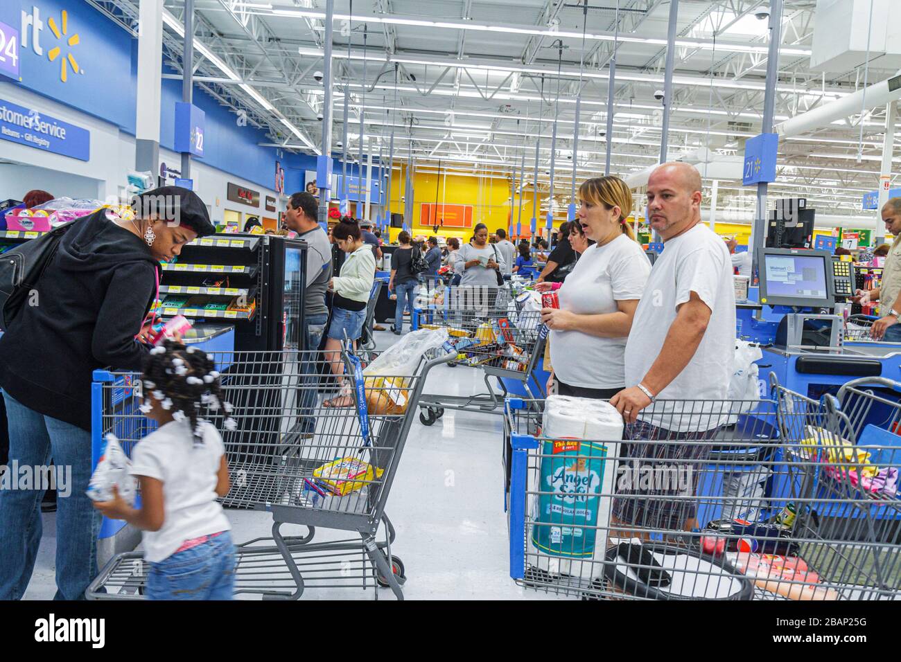 Walmart checkout line hi-res stock photography and images - Alamy