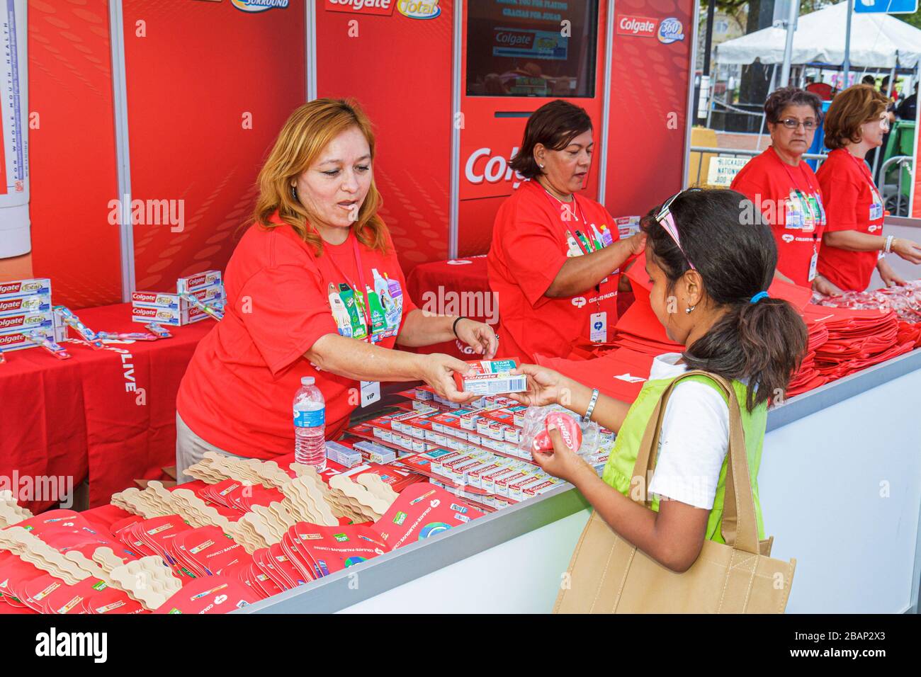 Marketing girls hi-res stock photography and images - Alamy