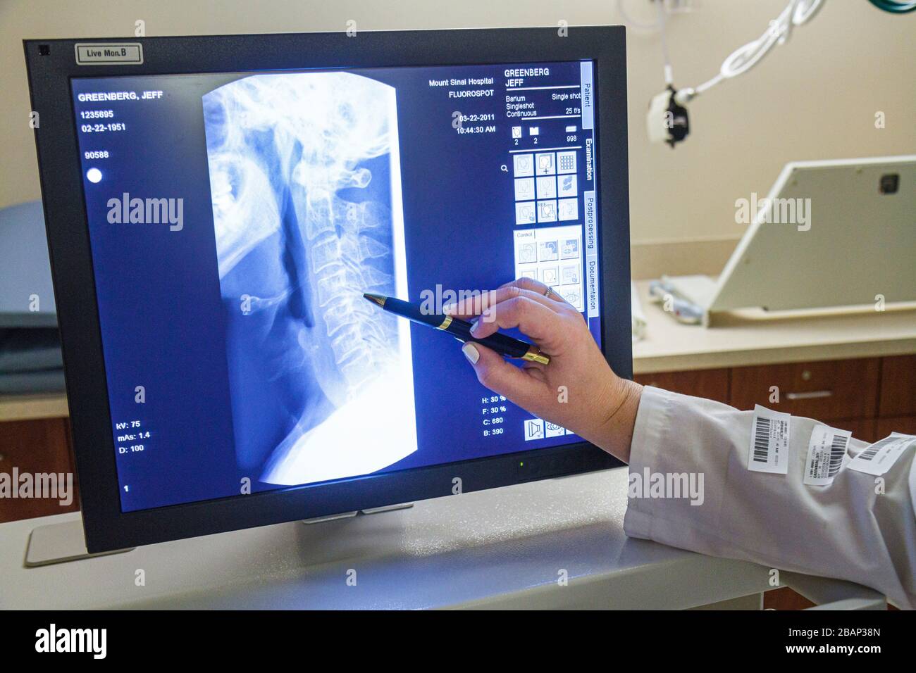 Spinal cord hi-res stock photography and images - Alamy