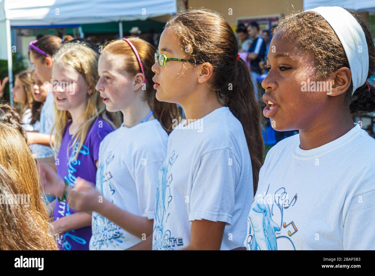African school children singing hi-res stock photography and images - Alamy