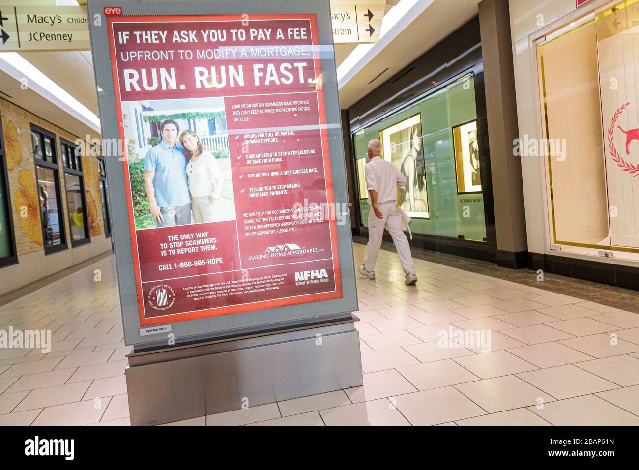 Person mortgage hi-res stock photography and images - Alamy