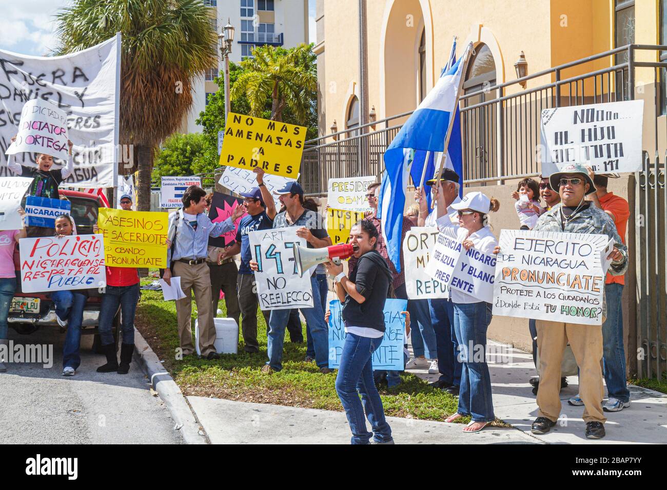 Miami florida flagler street near hi-res stock photography and images ...