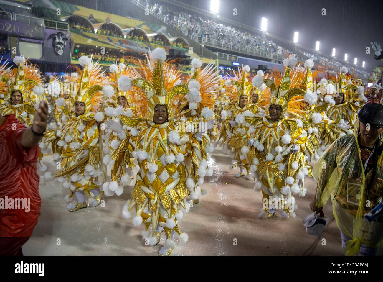 Samba parade hi-res stock photography and images - Alamy
