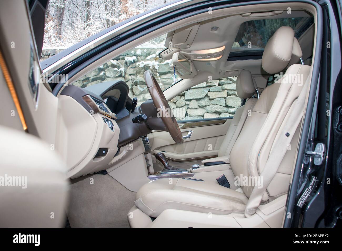 Mercedes Benz W212 - year 2013, Avantgarde equipment, beige leather ...