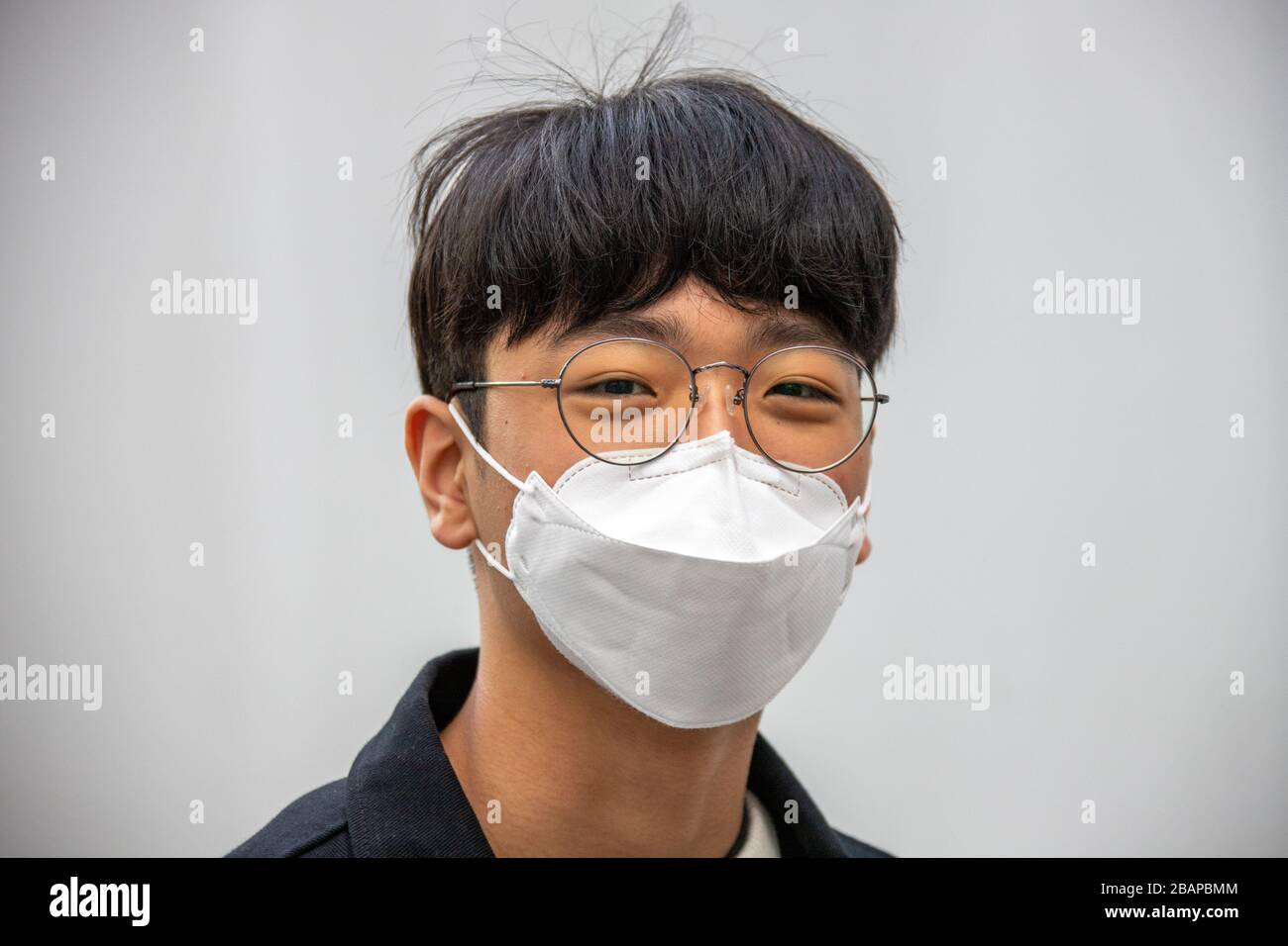 Boy wearing face mask hi-res stock photography and images - Alamy