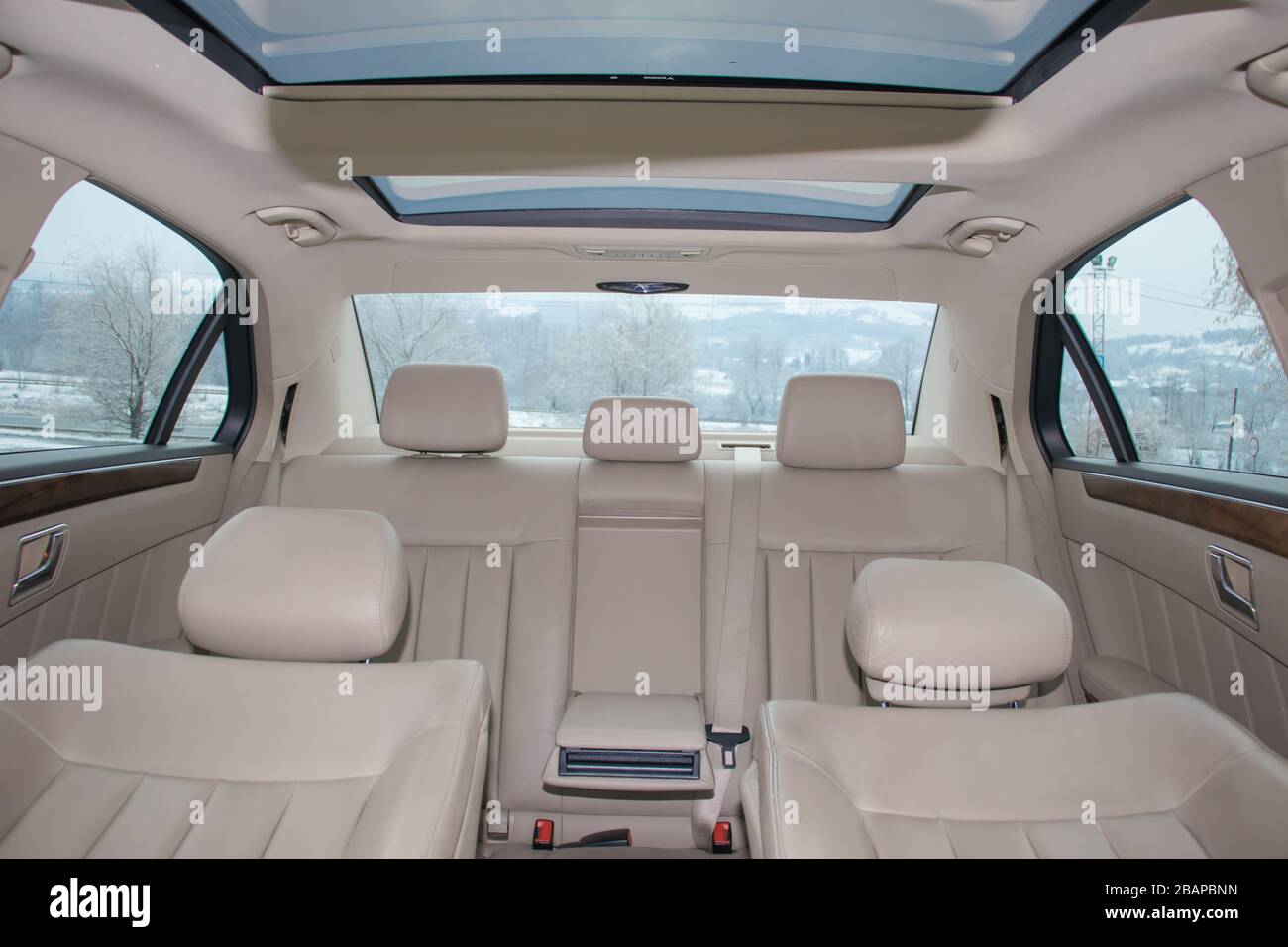 An unmistakable interior, Mercedes Benz W212 Avantgarde with a ...