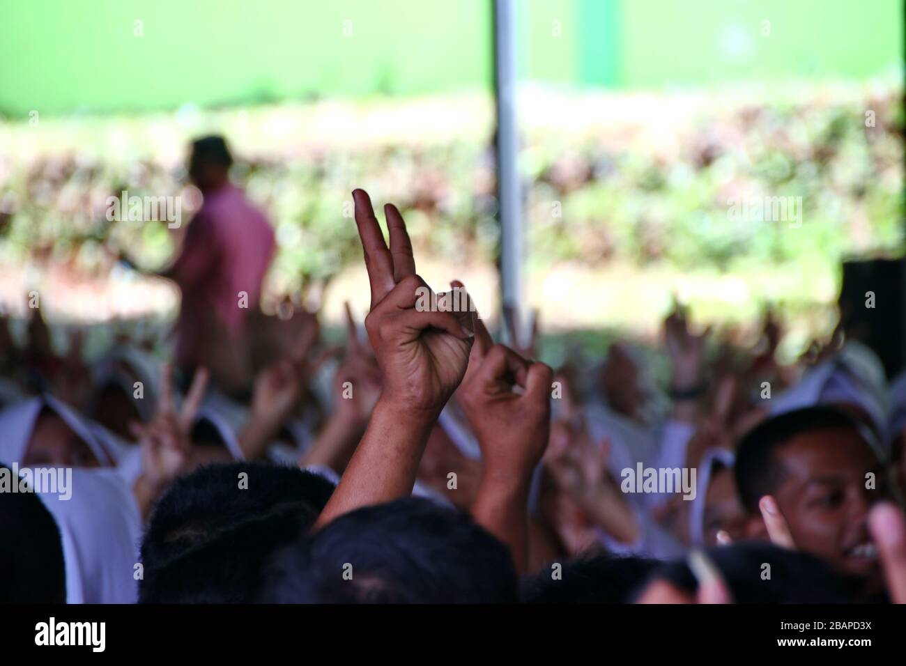two fingers pointing up, hands pointing up Stock Photo - Alamy