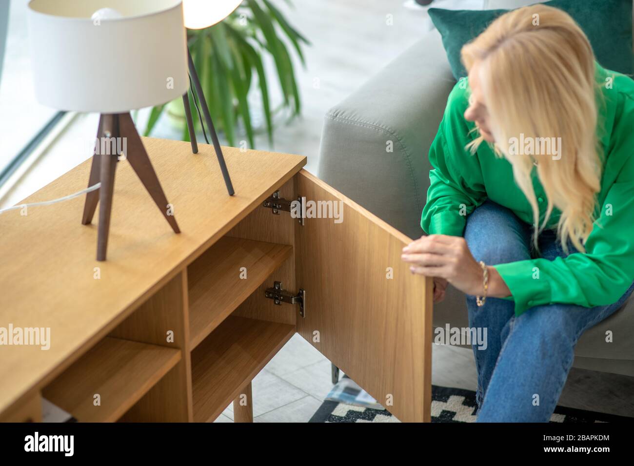 Middle drawers hi-res stock photography and images - Alamy