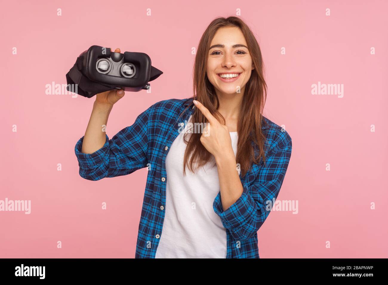 Gamer girl hi-res stock photography and images - Alamy