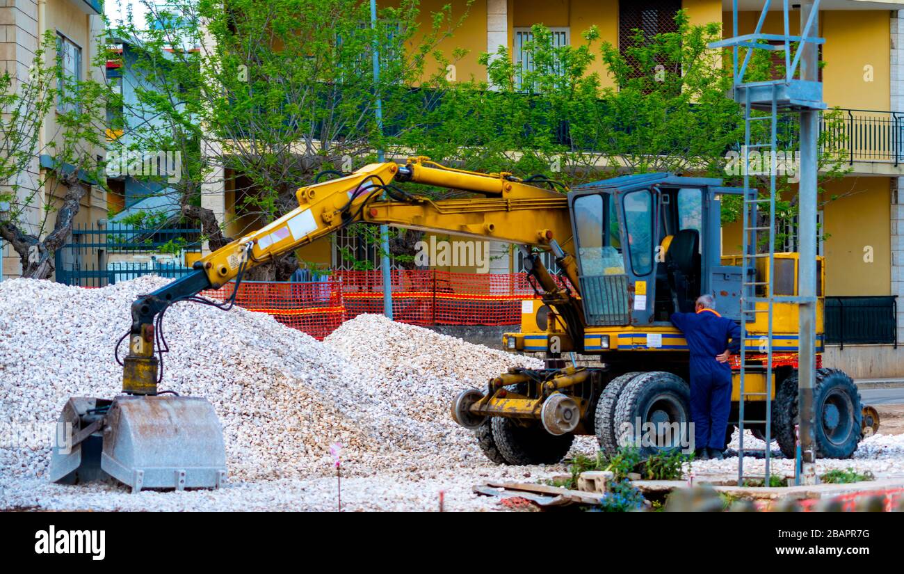 Photo of a bucket of an excavator Stock Photo - Alamy