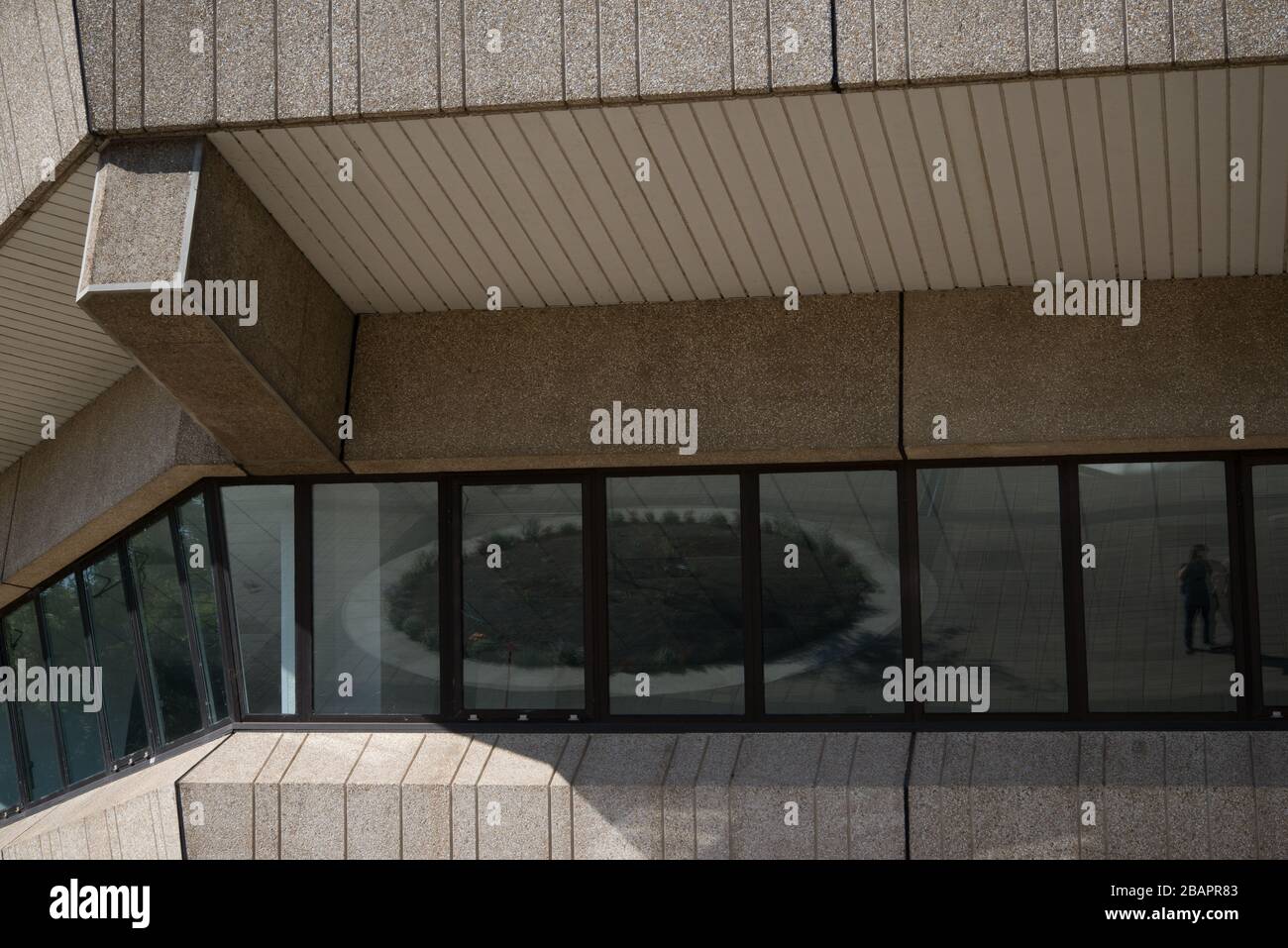 London roof corner detail hi-res stock photography and images - Alamy