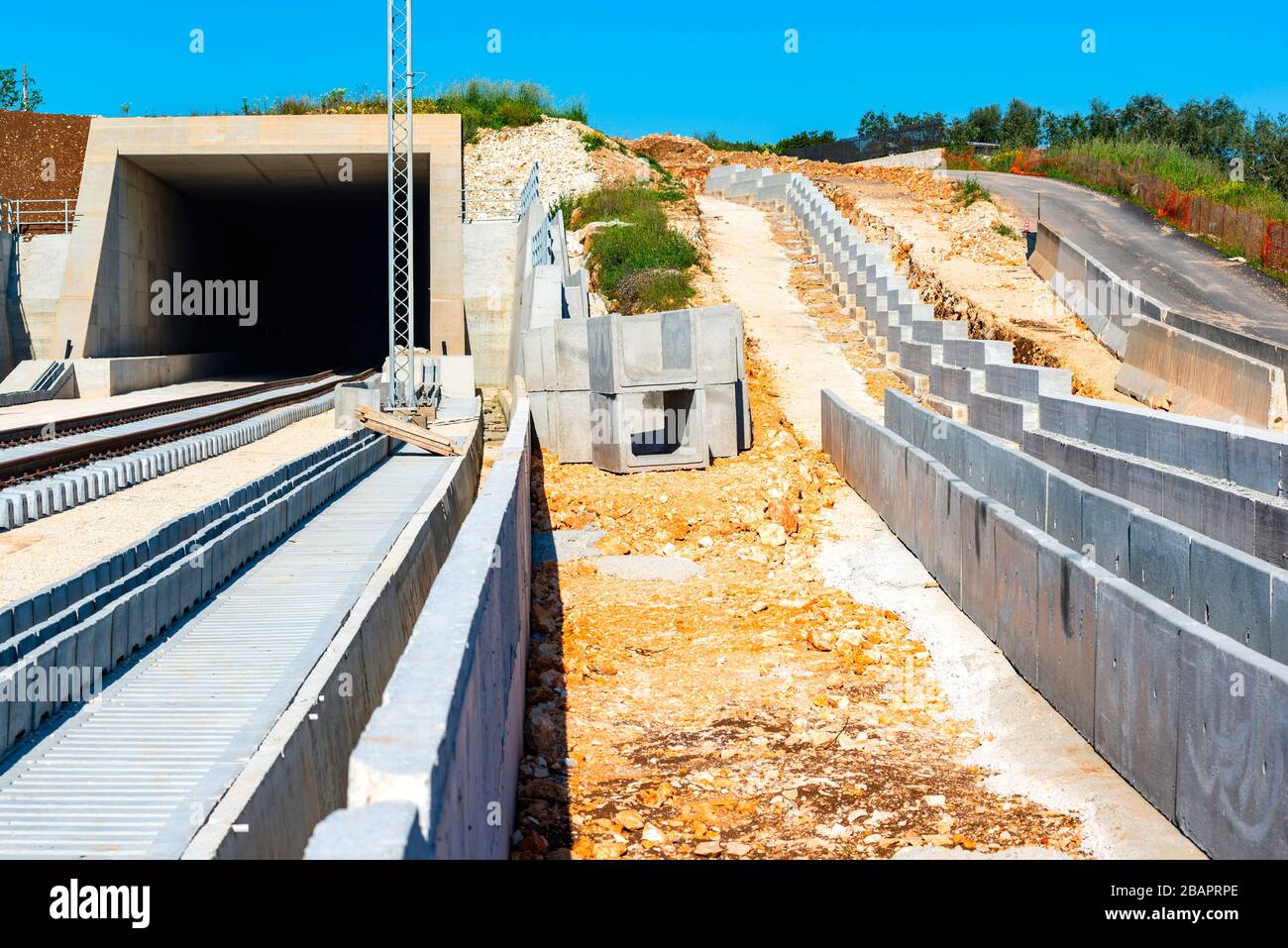 Underpass and tunnel for the construction of a new railway line. Detail ...