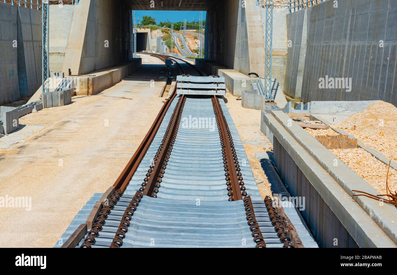 Underpass and tunnel for the construction of a new railway line. Detail ...