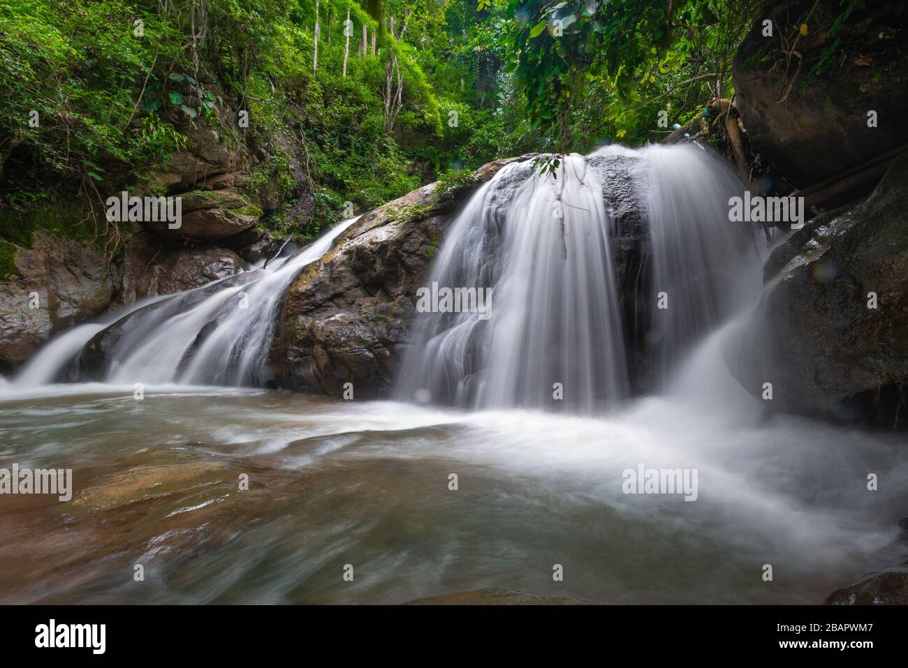 Mae sa waterfall hi-res stock photography and images - Alamy
