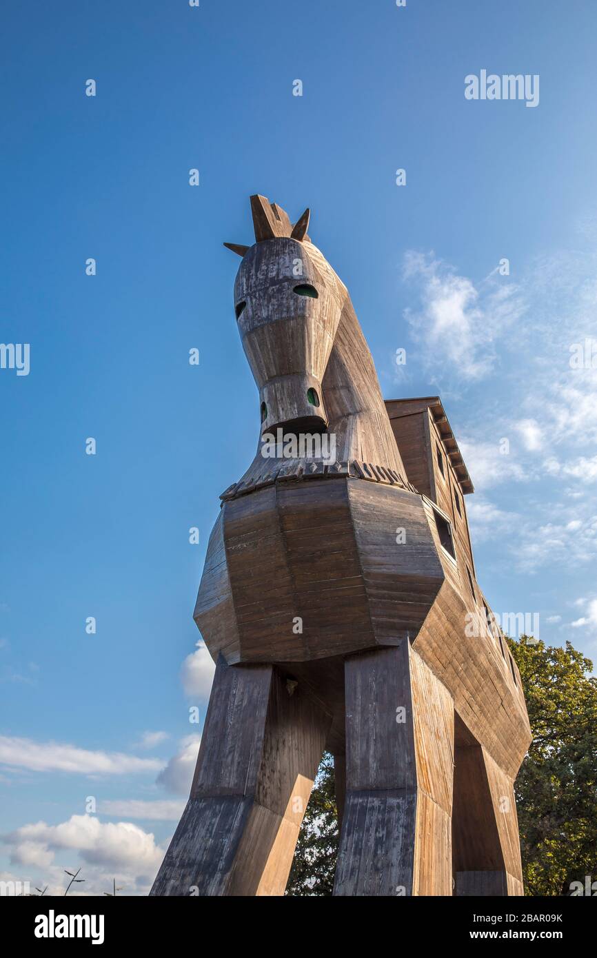 Troy horse hi-res stock photography and images - Alamy