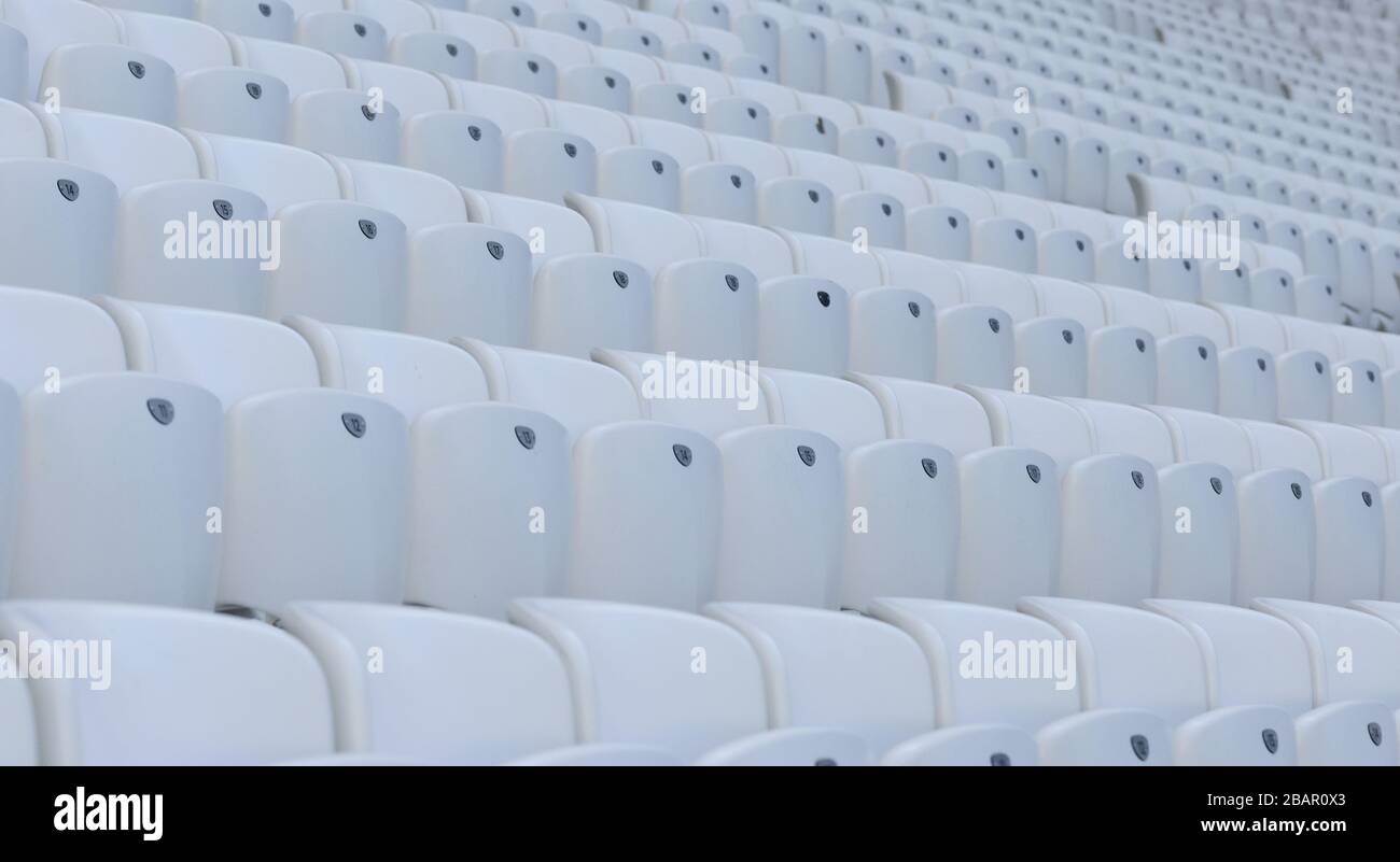 Empty stadium concert hi-res stock photography and images - Alamy