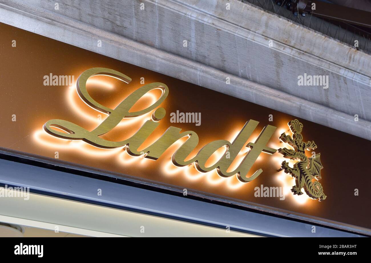 Lindt chocolate switzerland hi-res stock photography and images - Alamy