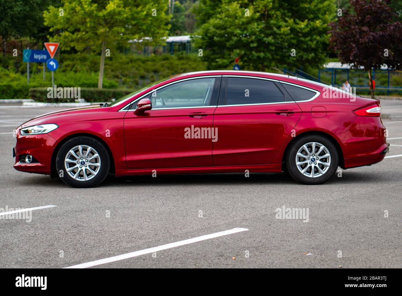 Ford Mondeo MK5 Titanium trim, in Ruby red coloud, sedan, photosession ...