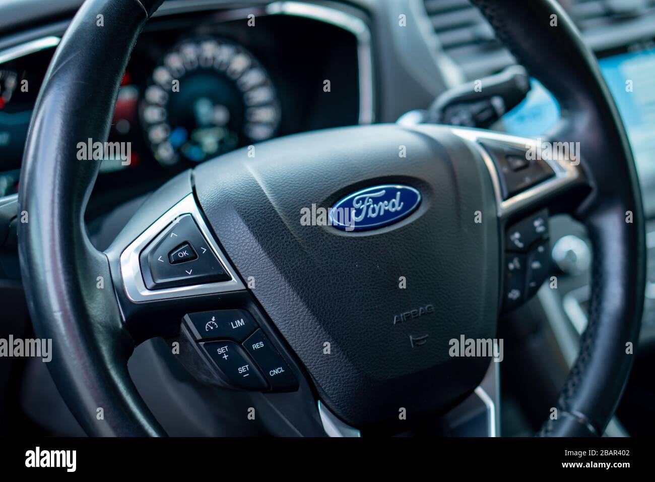 Ford Mondeo digital instrument cluster/gauges. Digital speedometer, rpm ...