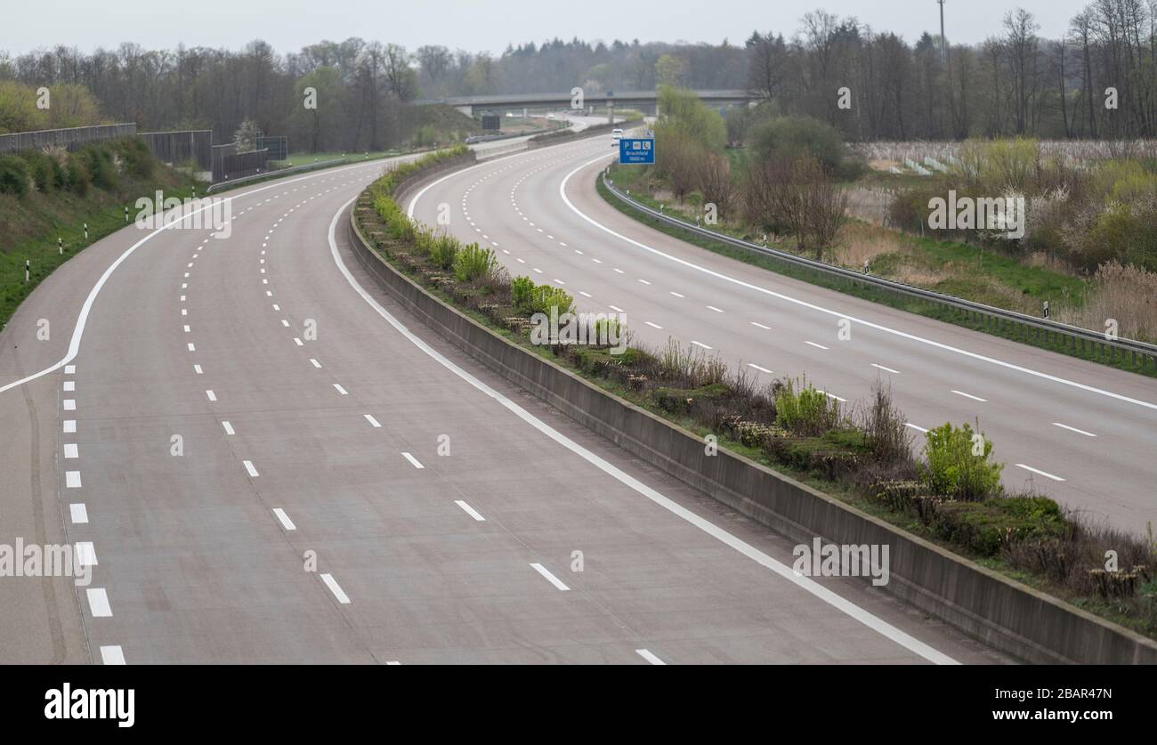Achern, Germany. 29th Mar, 2020. The six-lane A5 motorway near Achern ...