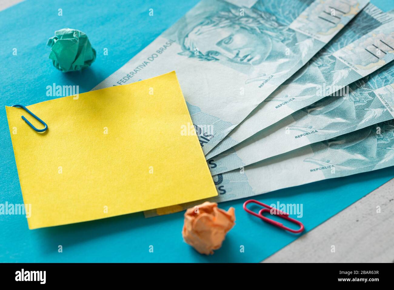 100 reais banknotes hi-res stock photography and images - Alamy