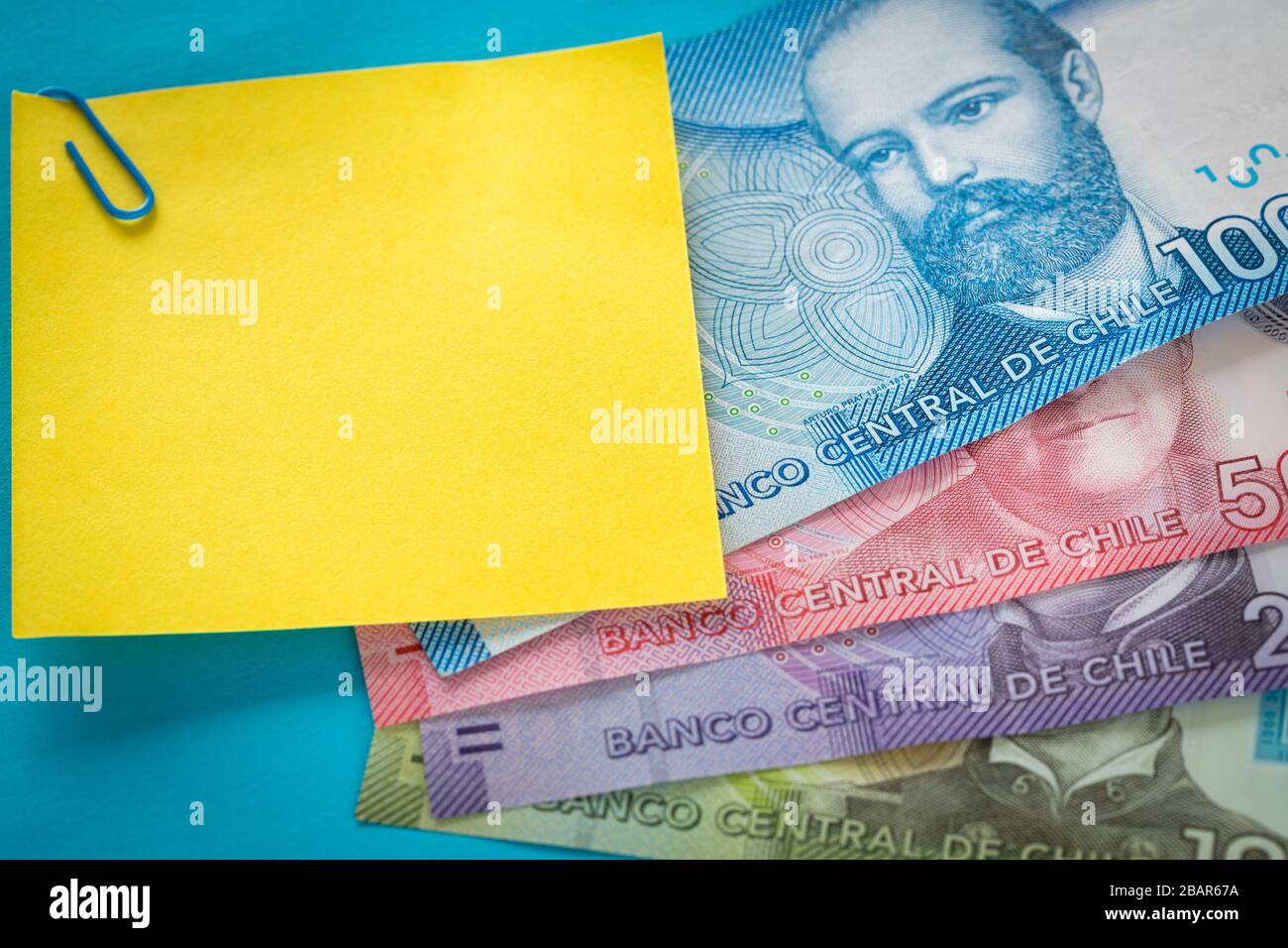 Chile money, Banknotes with yellow sticky note for your own notes Stock ...