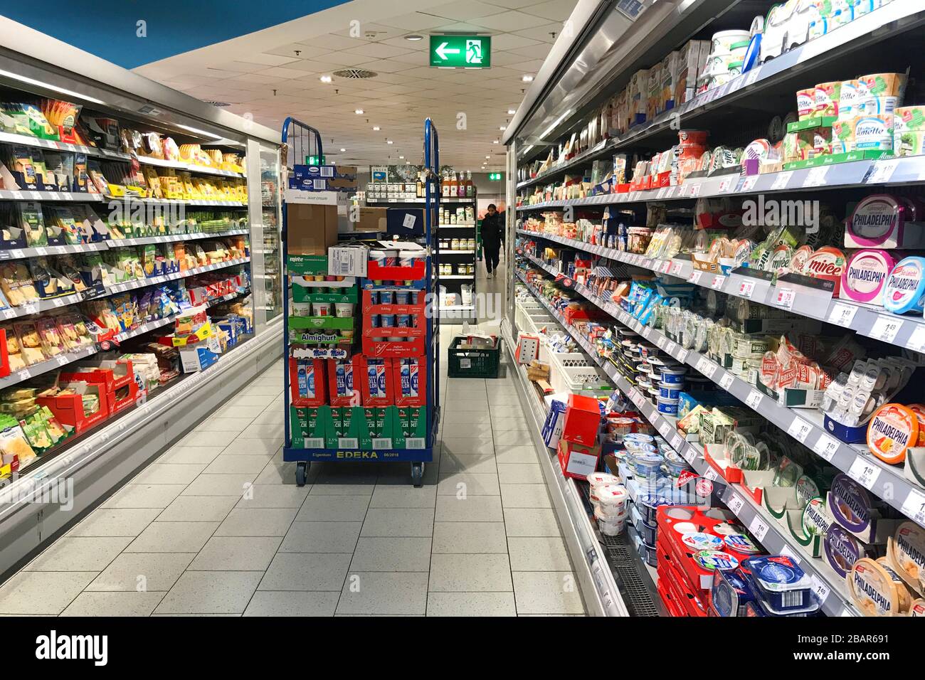 Despite corona virus: full shelves at supermarkets and discounters ...