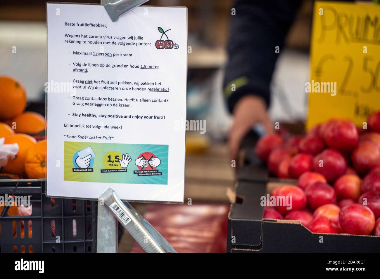 Food information sign covid 19 pandemic hi-res stock photography and ...