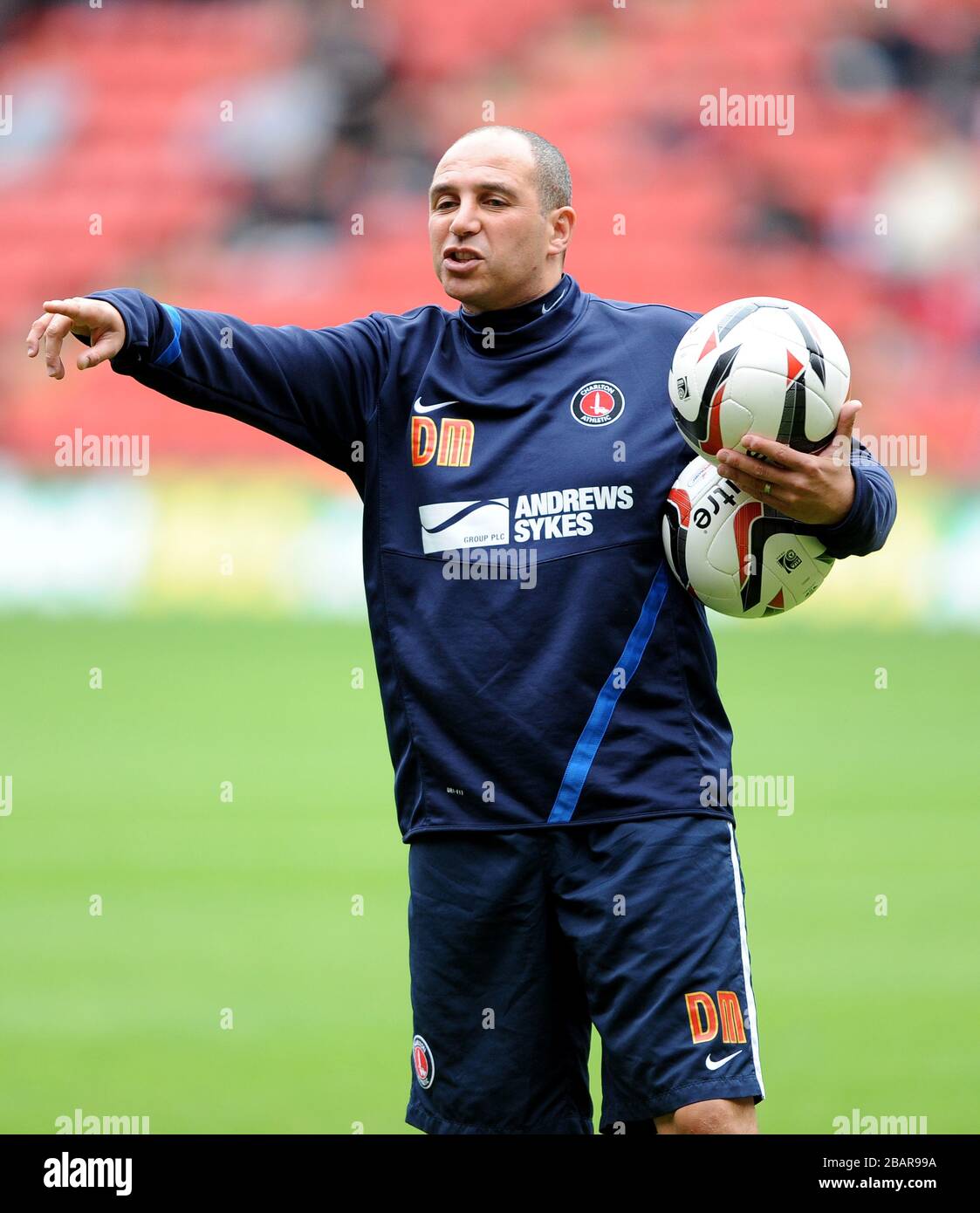 Charlton coach hi-res stock photography and images - Alamy