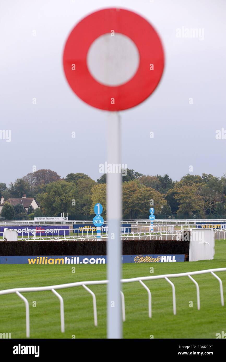 Kempton racecourse hi-res stock photography and images - Alamy