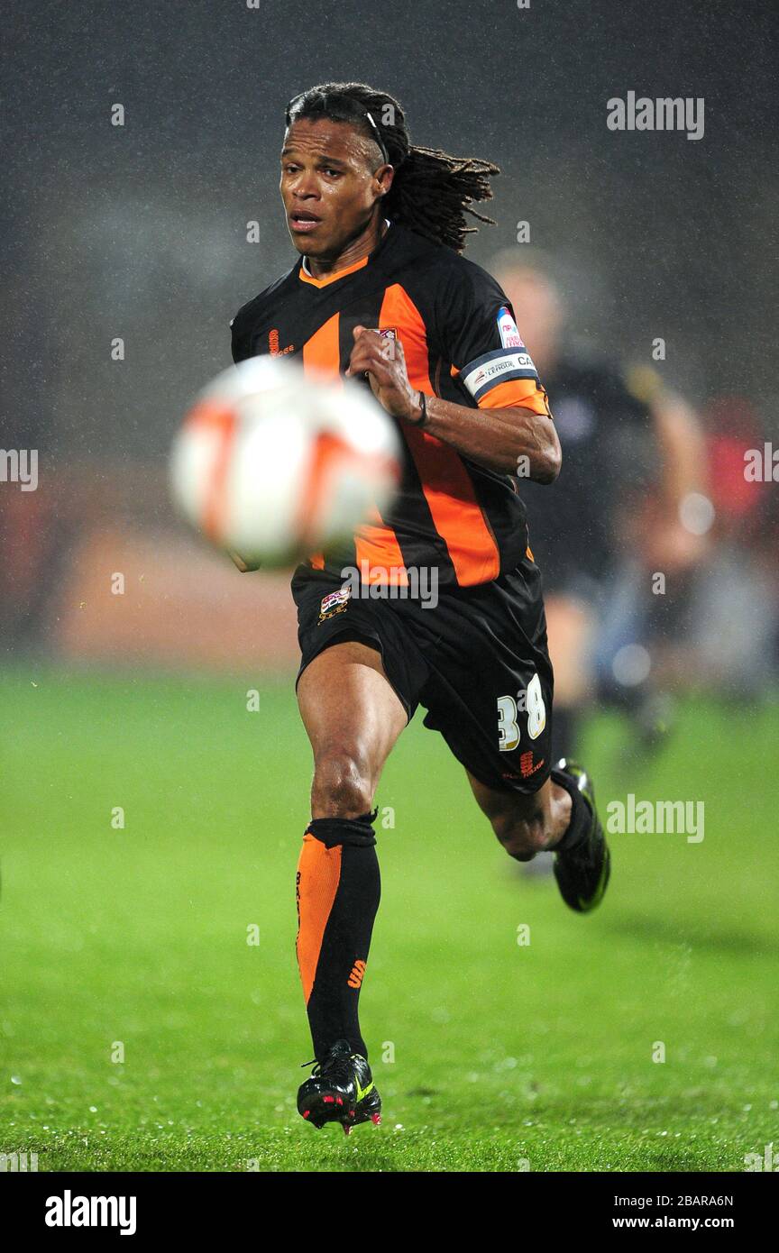 Edgar davids barnet hi-res stock photography and images - Alamy