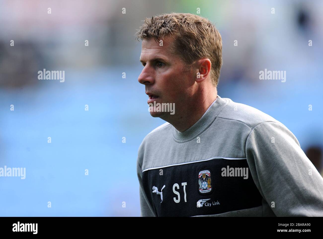 10015 football staff hi-res stock photography and images - Alamy
