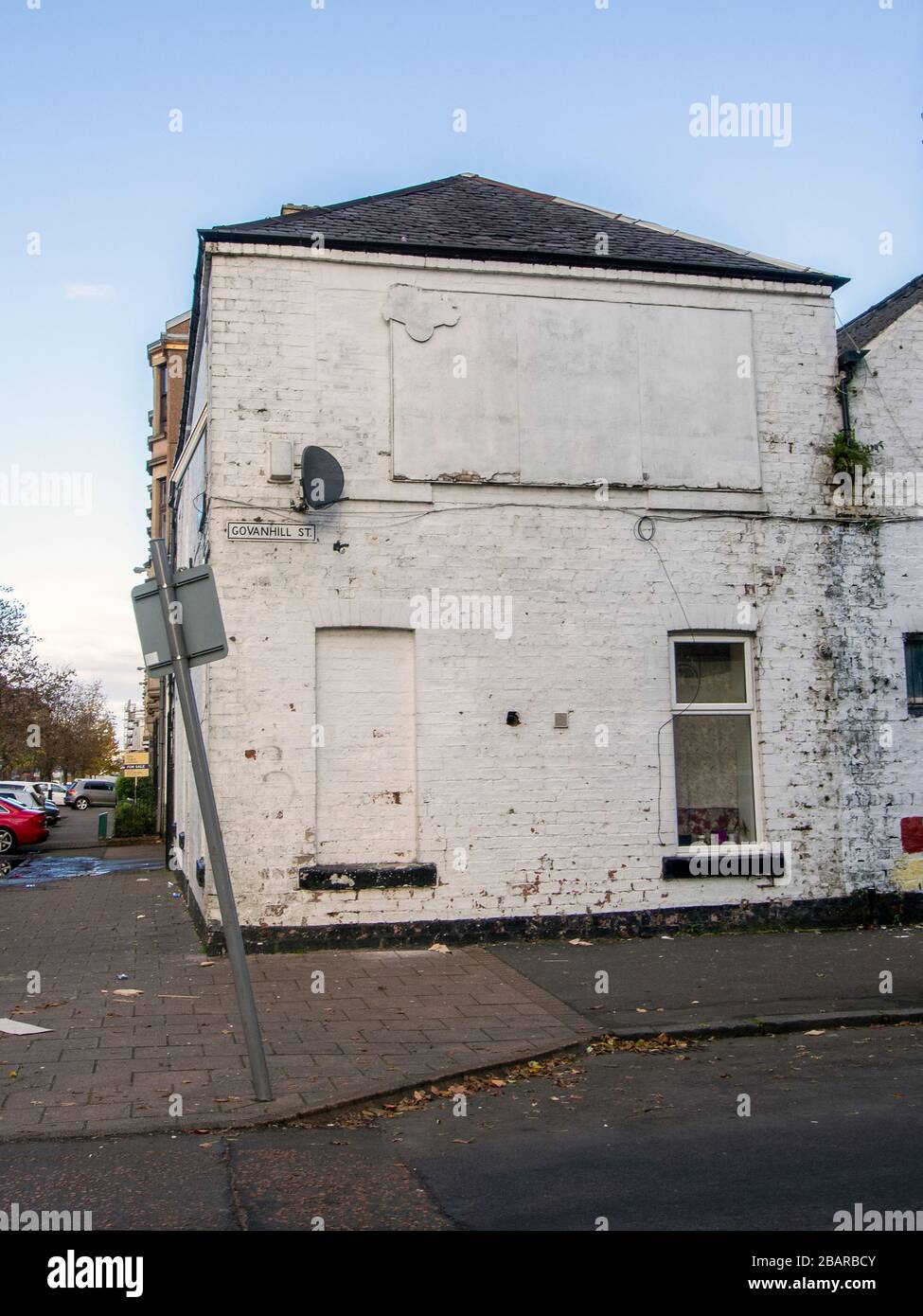 Glasgow, Scotland, UK. 29th October 2019: A corner white building in ...