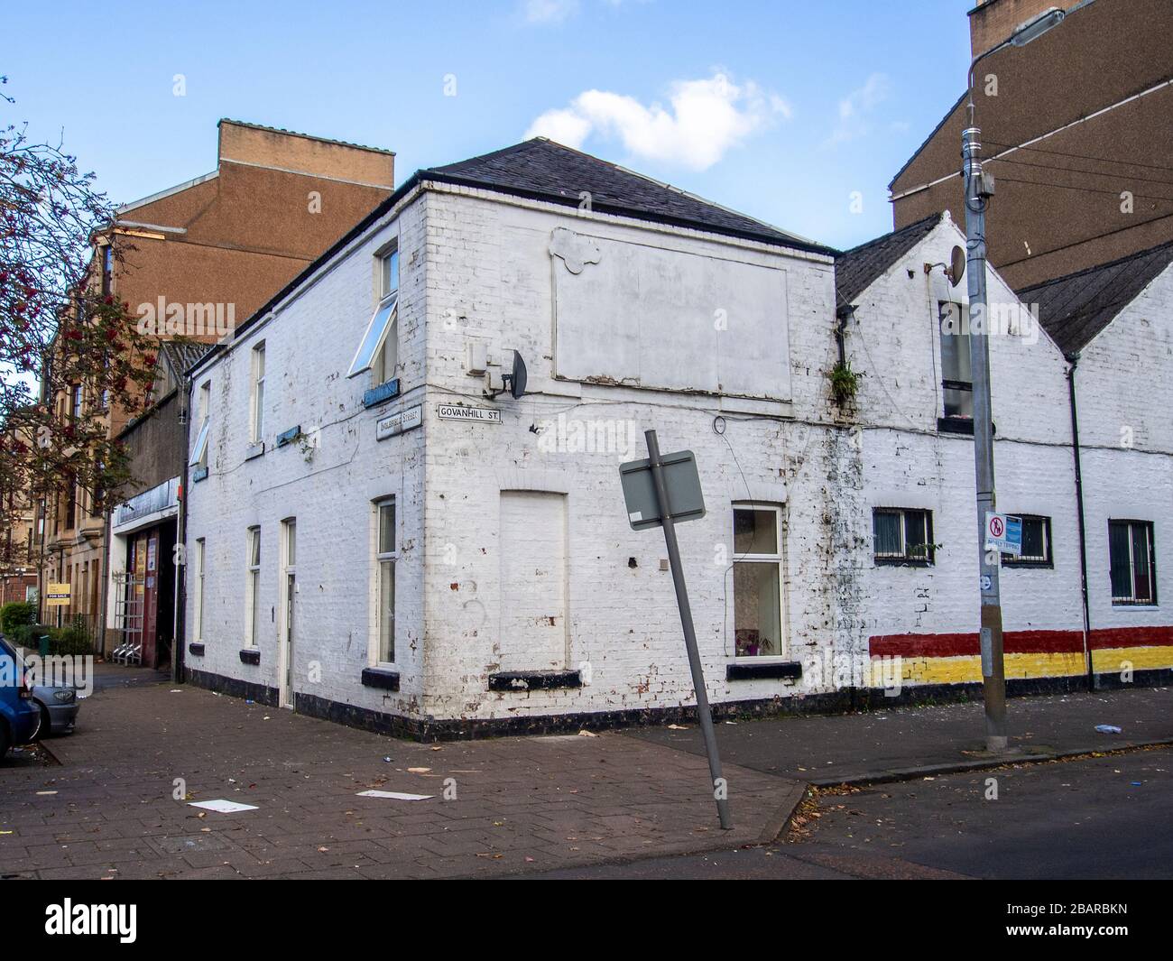 Glasgow, Scotland, UK. 29th October 2019: A corner white building in ...