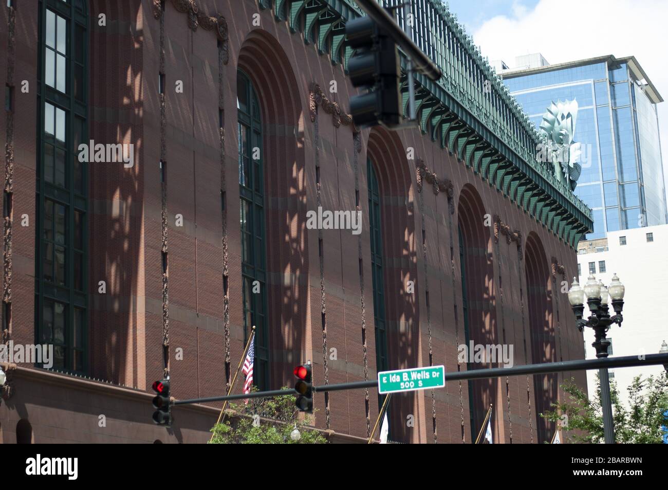 Beautiful shot of a Harold Washington Library Center in Chicago, USA ...